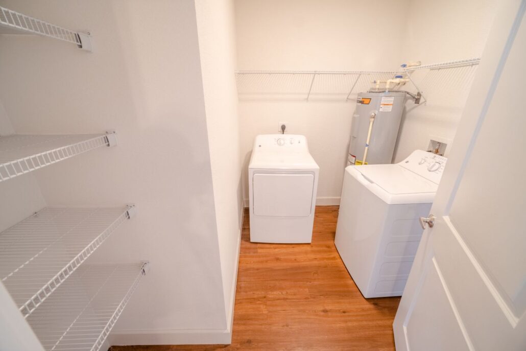 All Apartments – Closest Apartments to UF and Midtown! Circa Properties